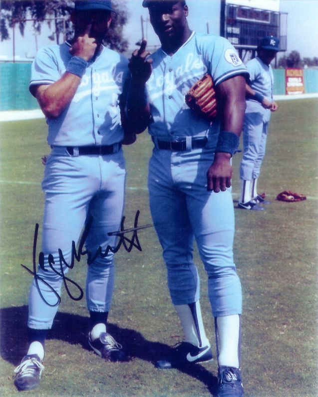 George Brett, Bo Jackson, and the Finger of Honor | NotGraphs Baseball